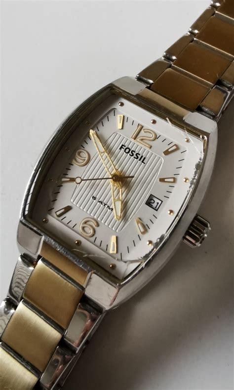Vintage Fossil Quartz Ladies Watch Womens Fashion Watches And Accessories Watches On Carousell
