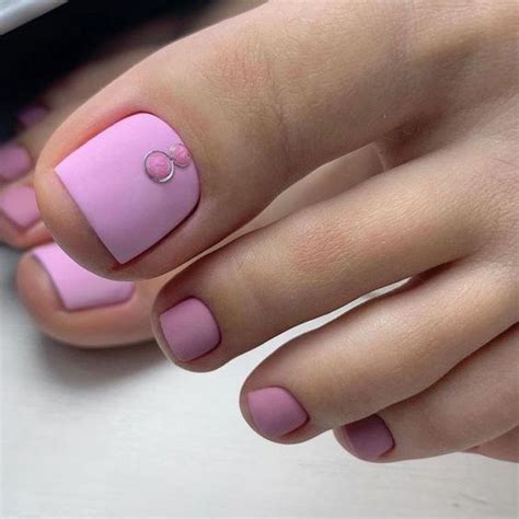 معرفی جدیدترین مدل‌های ناخن پا صورتی برای تمامی فصول بدرخشید ماگرتا