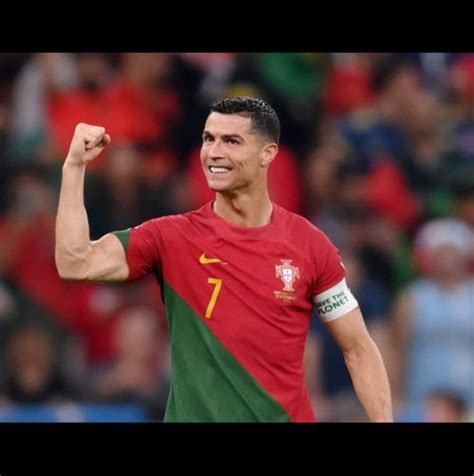 Красив като баща си Големият син на Роналдо му одра кожата СНИМКА За Жената