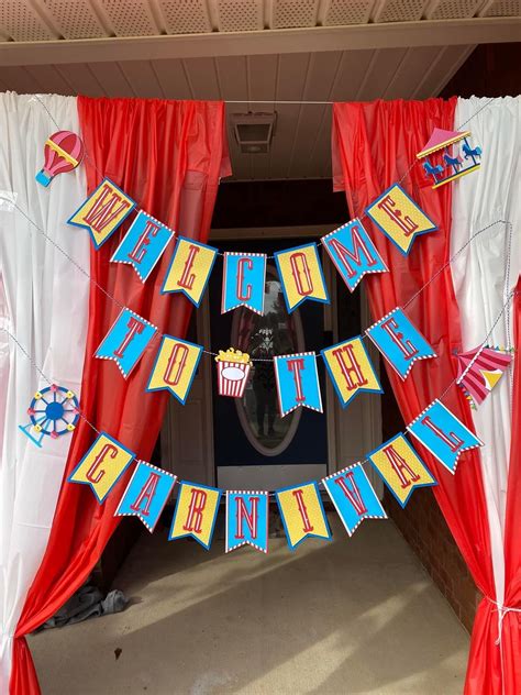 31 Retro Carnivals Are Cool Ideas Carnival Themed Party Carnival Themes Circus Decorations