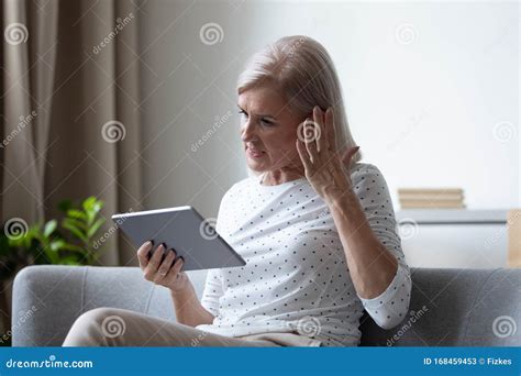 Mature Girl Having Telegraph
