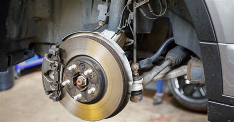 DOT 3 vs DOT 4 Brake Fluid: What's The Difference (Mix Them?)