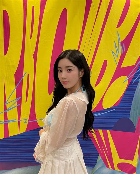 권은비 도쿄 워터밤 짱공유닷컴 연예인