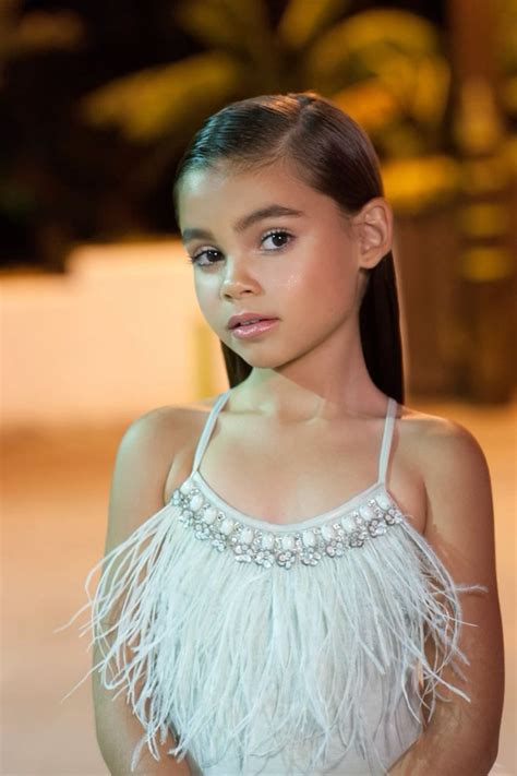 Pin Auf Ariana Greenblatt