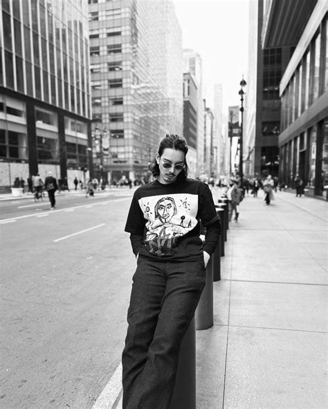 รวมรูปภาพของ ทำความรู้จัก “จี๋ สุทธิรักษ์” ลูกไม้ใต้ต้น ทายาท “เจี๊ยบ พิสุทธิ์” หล่อ เซอร์ ละมุน