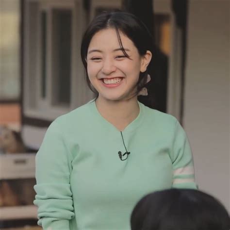 Park Jihyo Panosundaki Pin