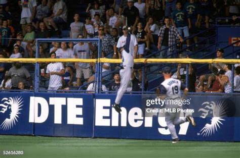 Ken Griffey Jr 1998 Photos And Premium High Res Pictures Getty Images