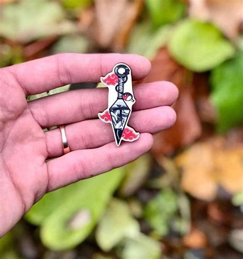 Значок из дерева кунай наруто — цена 70 грн в каталоге Сувениры Купить товары для дома и быта