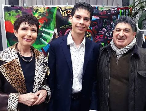 Синът на Роси Рос с поредна изложба