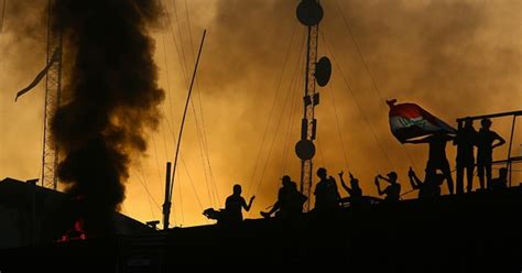 이라크 시위대 바스라주재 이란 영사관에 방화