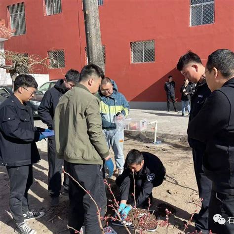 惠农区生态环境监测站顺利通过首次持证上岗考核工作人员进行