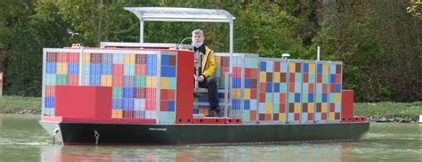Tinycontainership