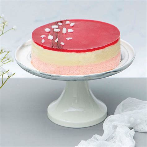 Online Fresh Raspberry Lychee Cake T Delivery In Singapore Fnp