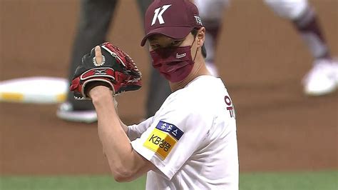 다음스포츠 배우 유인혁 경기 전 시구