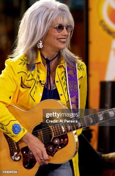 Emmylou Harris 7 Photos And Premium High Res Pictures Getty Images