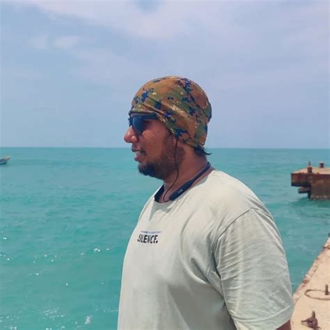 Vicky Vignesh Me Vicky16 • Threads Say More