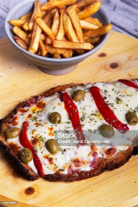 밀라노에서 나폴리 사람들과 감자 튀김으로 그릇 프렌치 프라이에 대한 스톡 사진 및 기타 이미지 프렌치 프라이 굽기 밀라네스 Istock