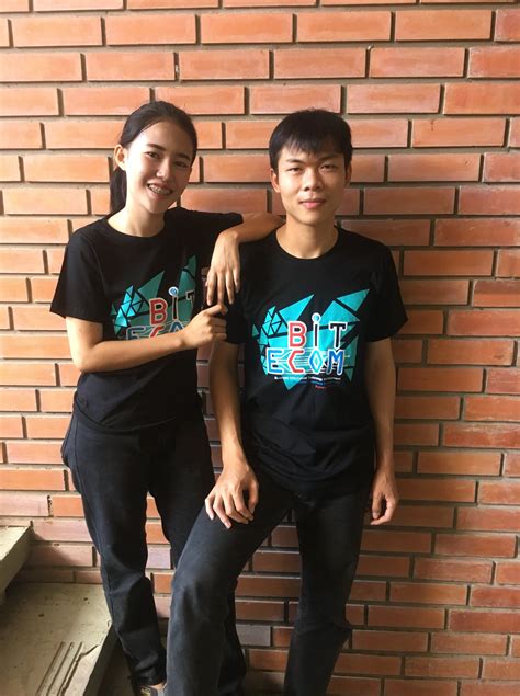 สิ้นสุดกิจกรรมแล้ว แจกเสื้อสีดำสุดสวย จำนวน 3 ตัว เลือก Size ได้ กติกาง่าย ๆ 1 กด Like