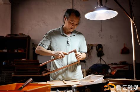 广式红木宫灯：赓续六百年传承推陈出新，融入岭南元素讲好广府故事