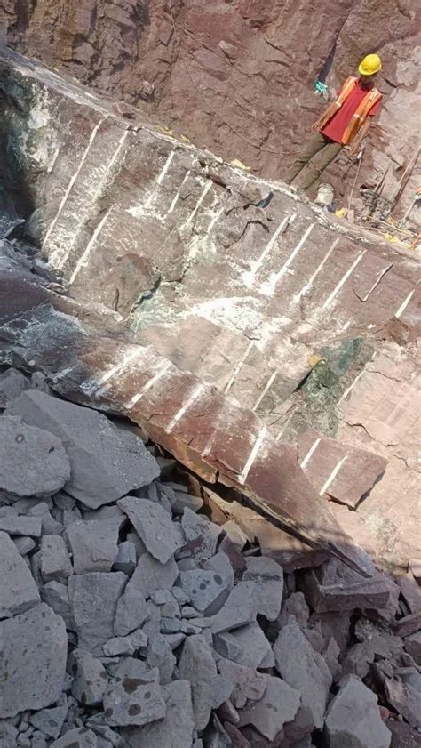 Non Explosive Chemical Rock Fragmentation Service Packaging Size 20 Kg At Best Price In Pune