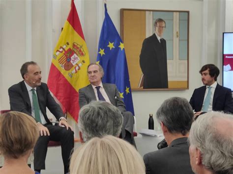 Numerosos Juristas En La Presentación Del Libro Claves Prácticas Para La Defensa Penal De