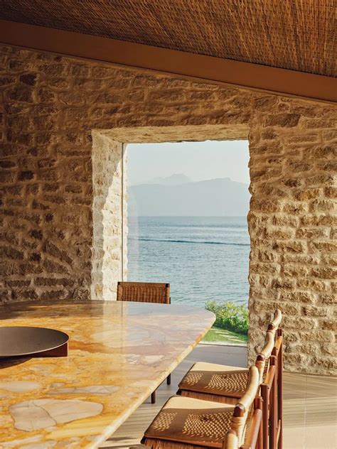 Studio Arthur Casas Recurre A La Naturaleza Para Reinventar Una Casa De