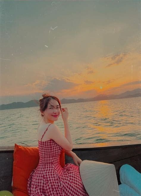 Tổng hợp Hình ảnh ca sĩ Hòa Minzy sexy khoe vóc dáng nuột nà