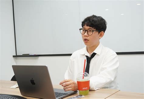 정치외교학 전공하고 30대에 신입 개발자 된 사연 요즘it 정치외교학 전공하고 30대에 신입 개발자 된 사연 요즘it