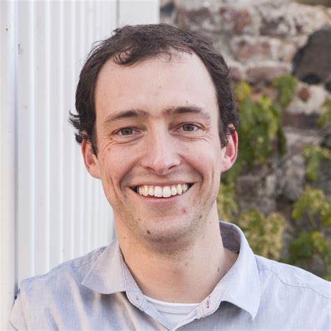 Sam Thomas — Bio Site