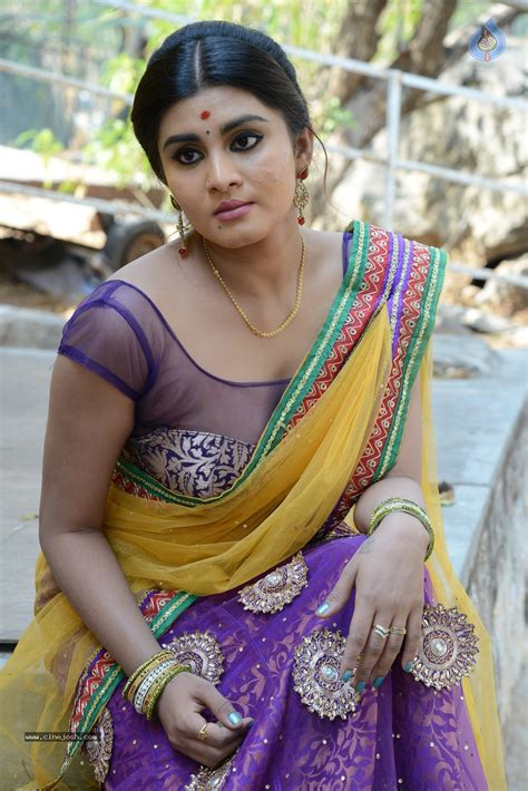 Harini New Photos Photo 20 Of 60