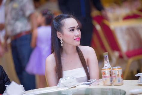 បាត់មុខ ពី សិល្បៈ ៣ឆ្នាំ លី អ៊ីវ៉ាធី ណា វិល មកវិញ ជា មួយ នឹង ស្នាម សាក់រូប «នាគរាជ យ៉ាង ប្លែក