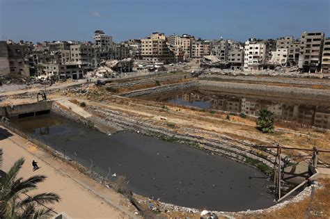 Disease Without Borders Massive Piles Of Garbage In Gaza Also Threaten