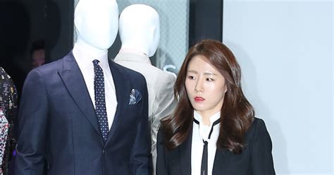 스케이트 벗은 이상화 구두신고 또각 또각