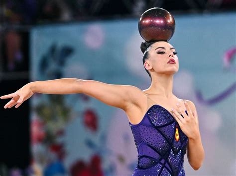 Гимнастка Лала Крамаренко пострадала от рук врачей ей по ошибке удалили здоровый мениск