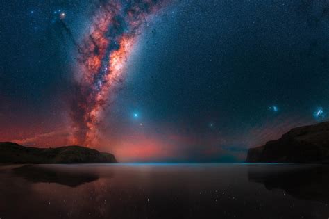 Beautiful Stuff The Milky Way Rises At A Remote Bay Near Christchurch New Zealand A Little