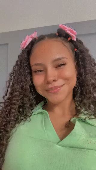 Im A Homely Type Of Girl F18 R Selfie