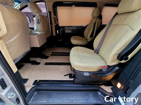 스타리아 투어러 11인승 단독 시트 라운지 9인승 실내 구조로 변신 2열 레일 연장 및 개조 가죽 시트 교체 23열 리클라이닝 180도 의자 바닥 모노륨서울