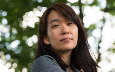 감동이 밀려와 노벨문학상 한강 우리 한강 보유국이다 Celebrity 코스모폴리탄 코리아 Cosmopolitan Korea