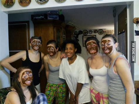 Does Anyone Else See What Is Wrong With This Picture GAG