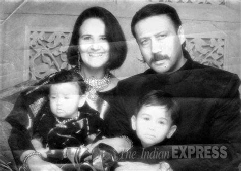 Jackie Shroff Turns 59 Unseen Photos With Son Tiger Daughter Krishna Entertainment Gallery