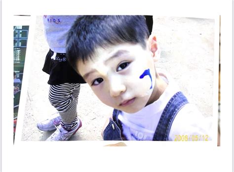 더쿠 아니 보넥도 이한 존나 미쳤다 오늘 위버스라이브하면서 볼에 스티커 붙였는데 다 계산된거였어ㅠ