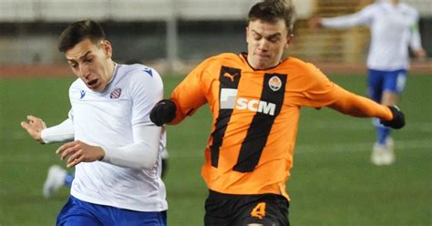 Залишився лише Рух Шахтар вилетів з Юнацької ліги УЄФА поступившись рідному клубу Срни