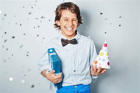 Сценарий дня рождения для мальчика Праздник Супер Сценарии праздников сценарий день рождения