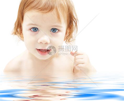 男婴婴儿情感微笑皮肤男性快乐孩子童年蓝色育儿生活高清图片下载 正版图片321371618 摄图网