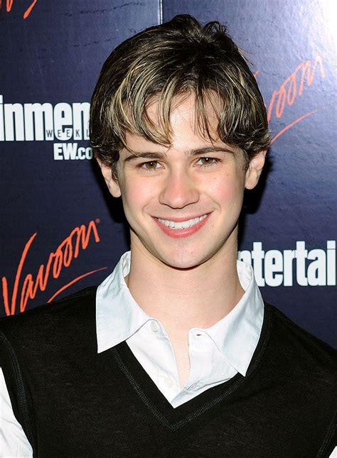 The Original Identity Of Gossip Girl Will Shock You