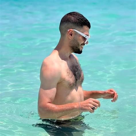 Mohamed Iskandar M0hiskander • Threads Say More