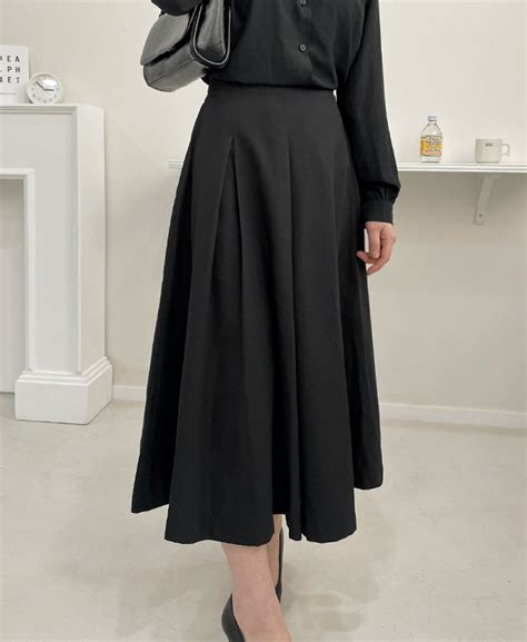 봄 맞주름 핀턱 뒷밴딩 셔링 롱 스커트