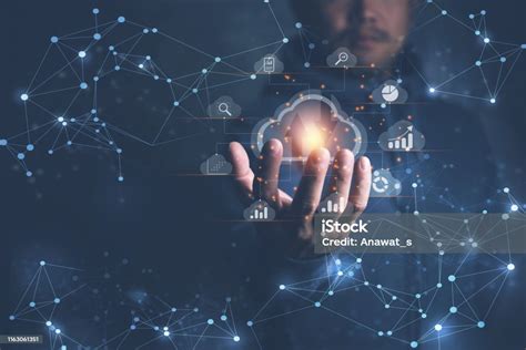 디지털 화면 인터페이스에 차트 및 그래프 아이콘이 있는 빅 데이터 분석 및 비즈니스 인텔리전스 개념과 백그라운드에서 사업가 개념에 대한 스톡 사진 및 기타 이미지 Istock