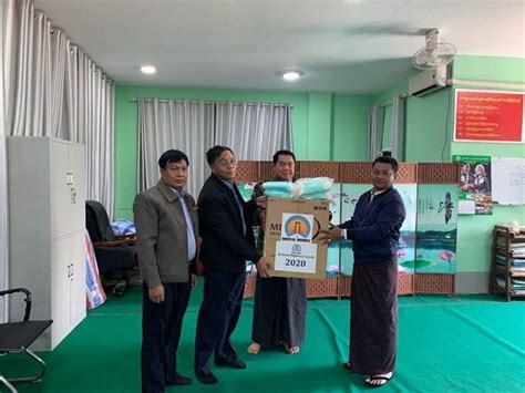 ပြည်သူလူထုများ ကိုရိုနာဗိုင်းရပ်စ်ကြိုတင်ကာကွယ်နိုင်ရန်အတွက် နှာခေါင်းစည်း ၅ ထောင် လှူဒါန်းပေး