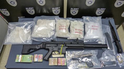 2 Arrested After Edmonton Drug Bust Nets 300k In Meth Fentanyl Cbc News
